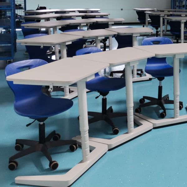 Mobilier scolar ergonomic si sisteme interactive de predare - Romania ...